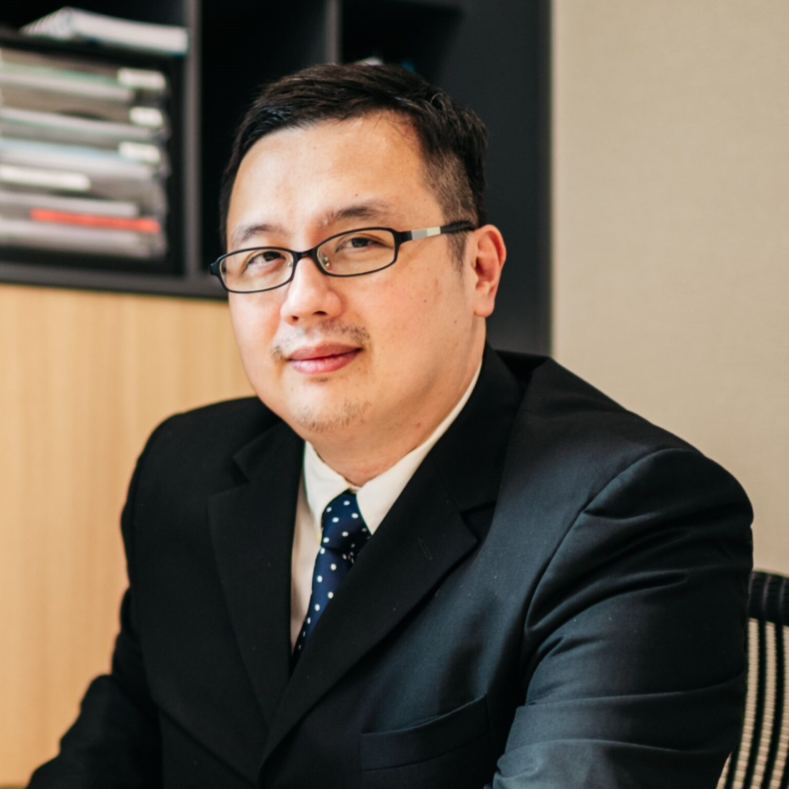 Injeksi Tulang Belakang untuk Saraf Terjepit (HNP) - Dr Yong Ren
